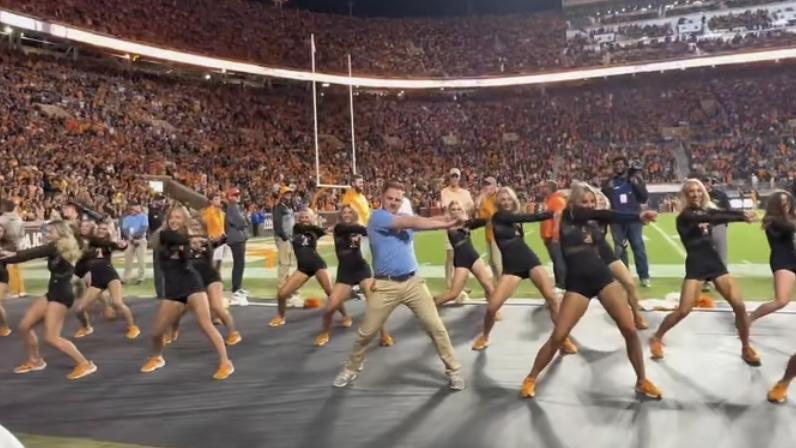 Security Guard Wows Crowd With His Moves When He Joins Tennessee ...