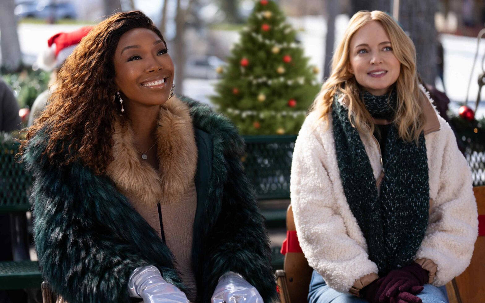 'Best. Christmas. Ever!' First Look: Brandy Stars As A Christmas ...